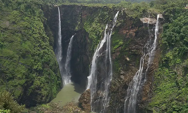 Large rock layer reportedly collapses at Jog Falls rocket section in Sagara