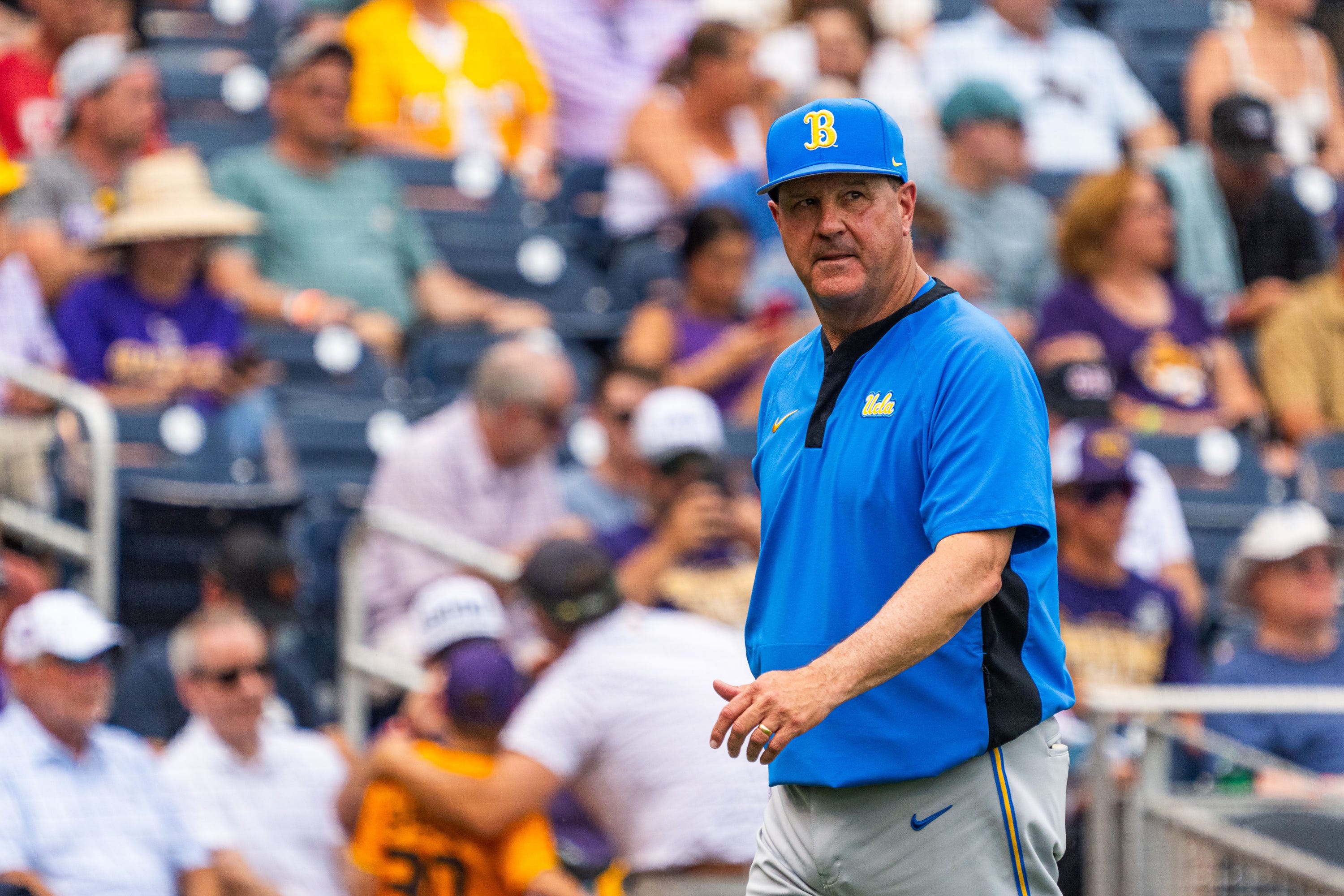 UCLA sticks at No. 1 in Coaches Poll despite first Big Ten loss