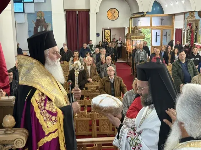 Στον πανηγυρίζοντα ναό Αγίου Αθανασίου Αιγίου ο Μητροπολίτης Ιερώνυμος φωτο