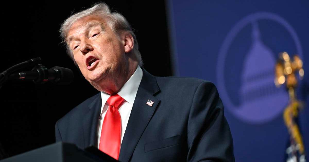 ‘I shouldn’t be here’: Trump opens Florida event recounting WHCD ...