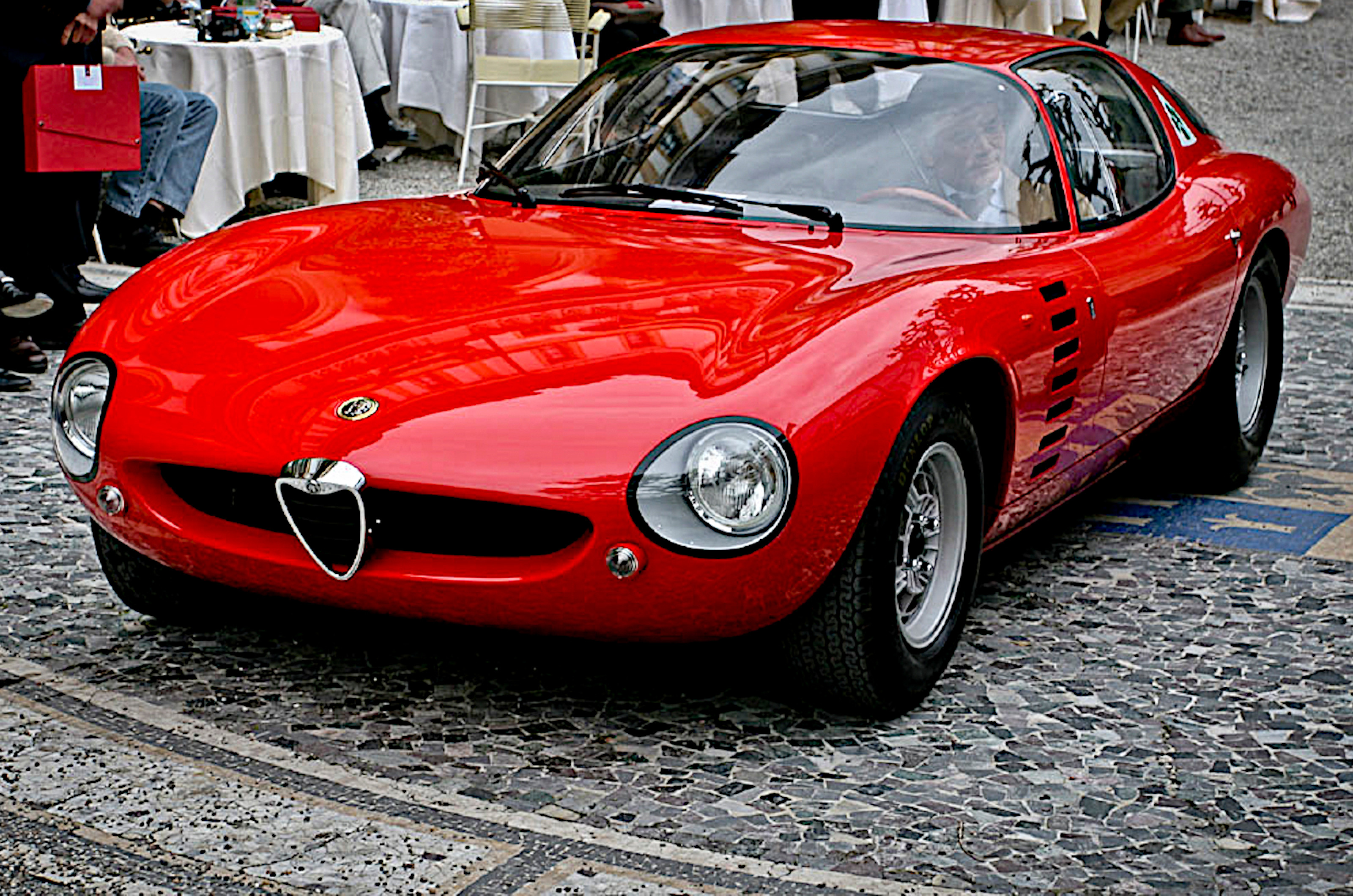 22 concept-cars incroyables des années 1960