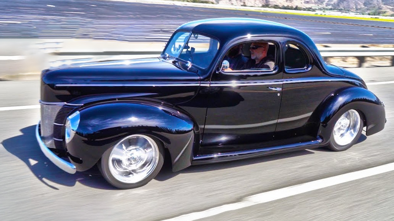 Vintage '40 Ford packs astonishing 700 HP modern power