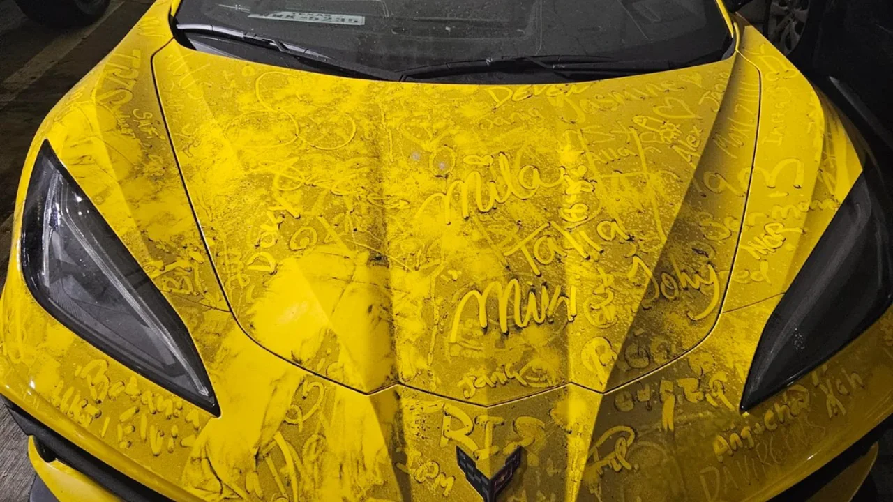 C8 Corvette found mysteriously sitting abandoned in a Miami hotel's ...