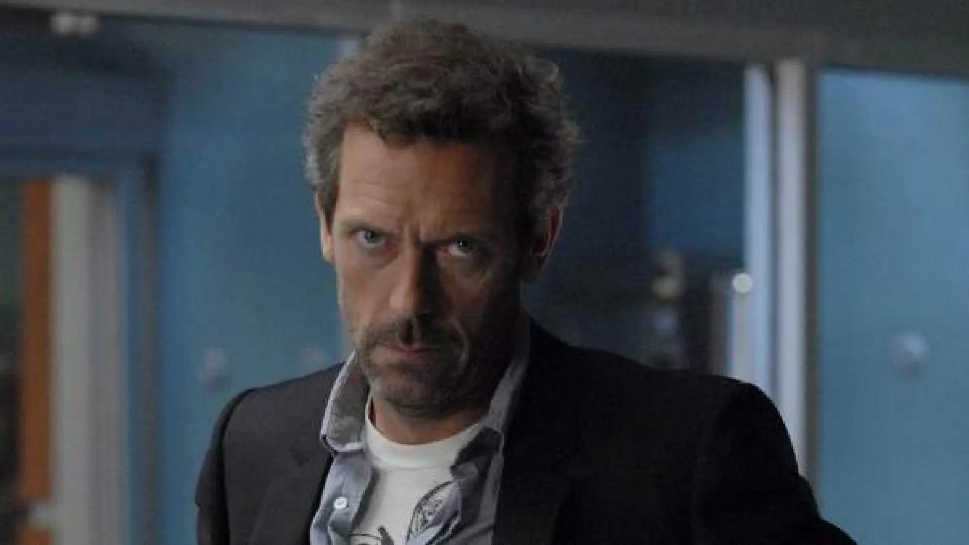 Hugh Laurie humilla a una periodista por criticar 'House': "Si fuera ...