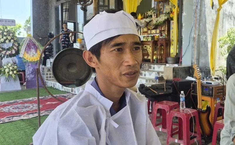 Tận cùng nỗi đau ở tang lễ hai thiếu niên tử vong trong xe cháy tại Đà Nẵng
