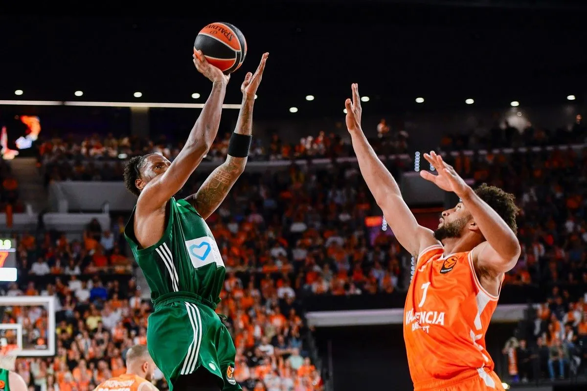 EuroLeague: Το μυθικό buzzer-beater του Χέιζ-Ντέιβις στην κορυφή του ...