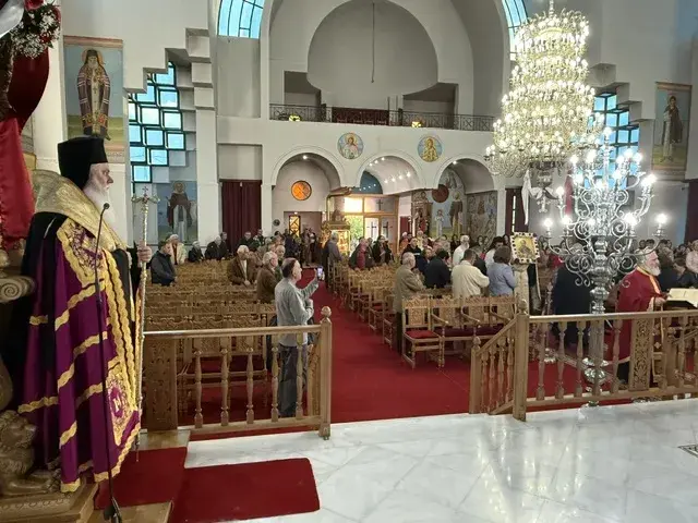 Στον πανηγυρίζοντα ναό Αγίου Αθανασίου Αιγίου ο Μητροπολίτης Ιερώνυμος φωτο