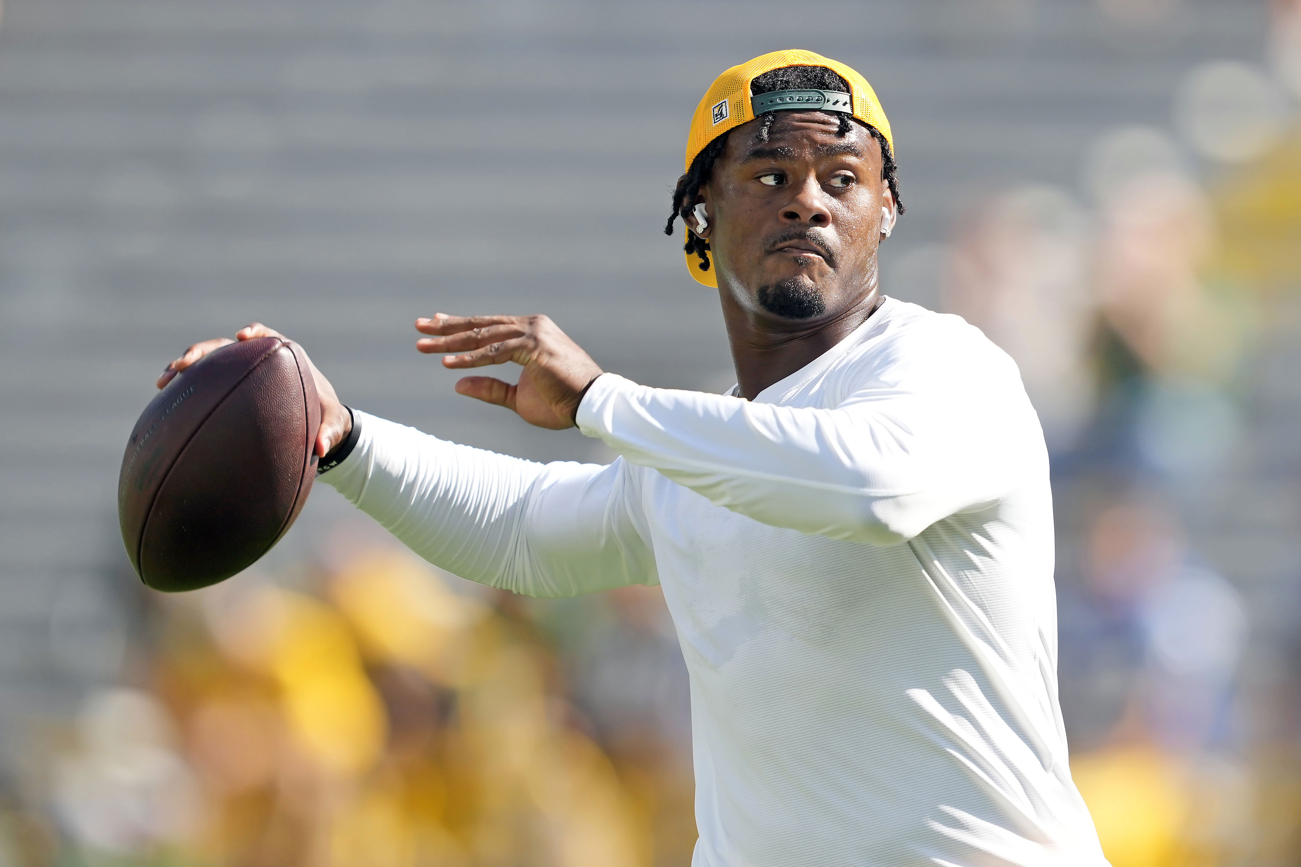Dolphins' Malik Willis roasted after embarrassing first pitch at ...