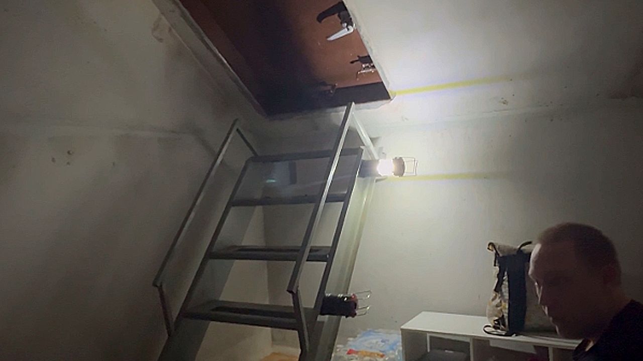 Family sits inside storm shelter as tornado passes overhead in Oklahoma