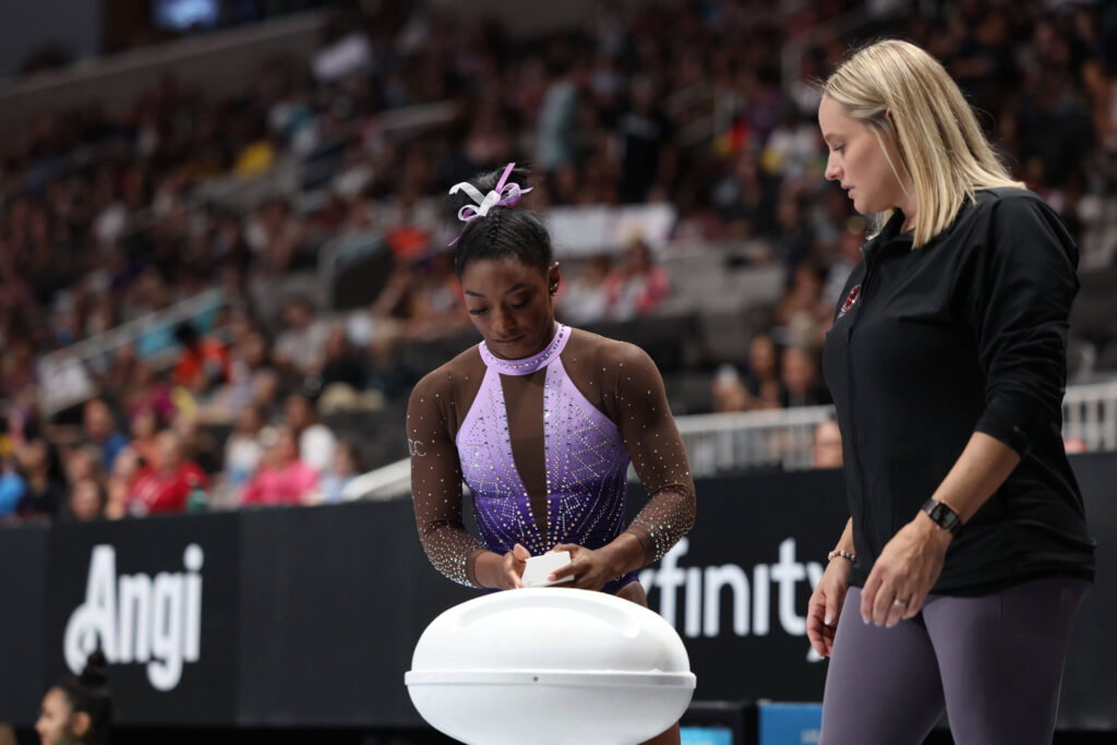 Simone Biles Was Once Hospitalized With Kidney Stone Before Event ...
