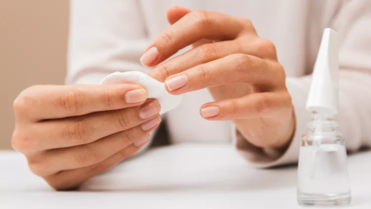 Nail SOS | Πώς να αφαιρέσεις το ημιμόνιμο μανικιούρ στο σπίτι χωρίς να ...