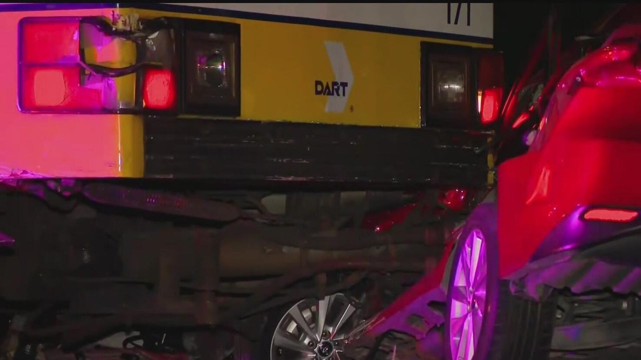 DART Green Line shut down after train hits car near Love Field ...