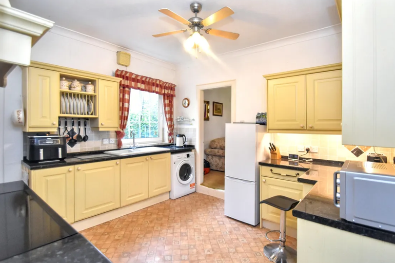 Inside Skegness cottage minutes from the beach that's on the market for ...
