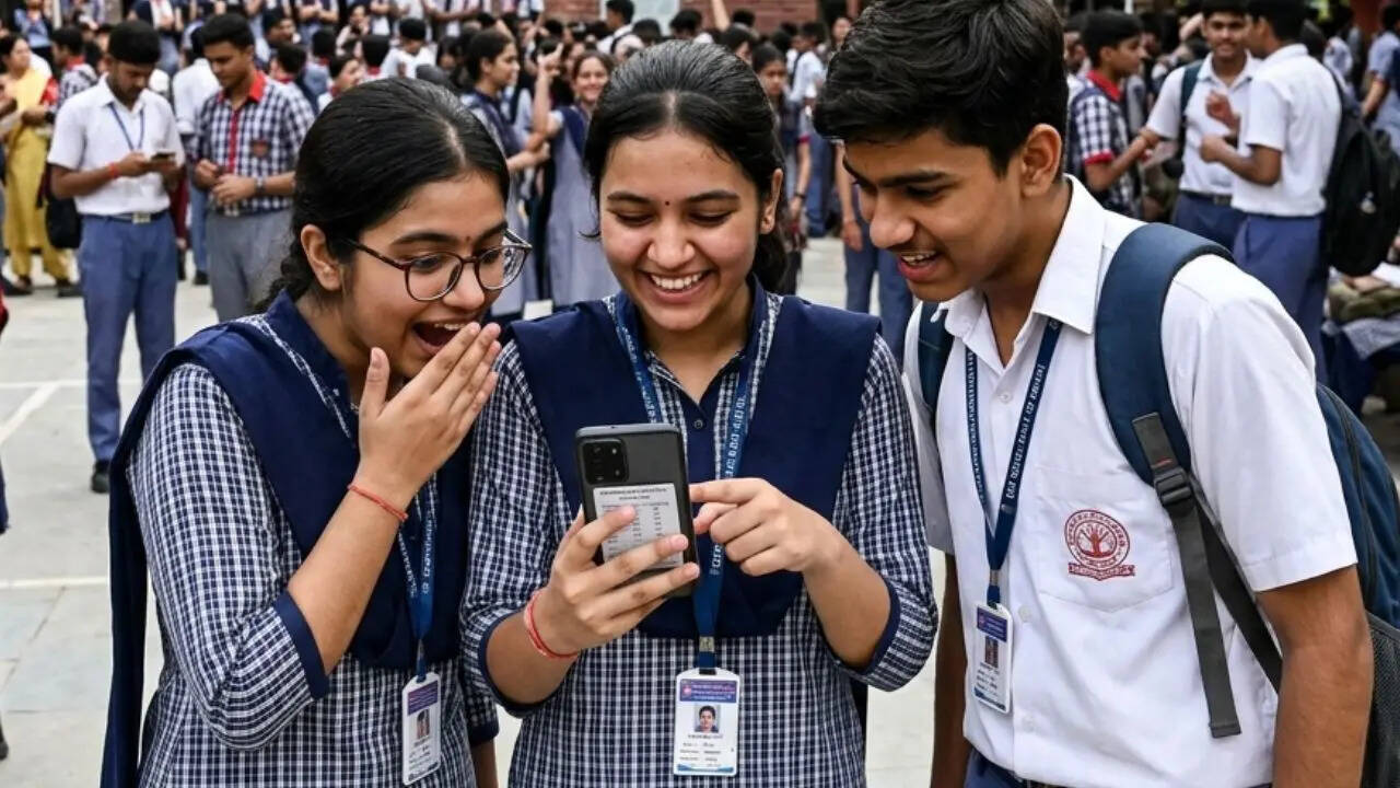 Maharashtra HSC result 2026 out: Girls pass 93.15%, boys 86.80%; here's ...