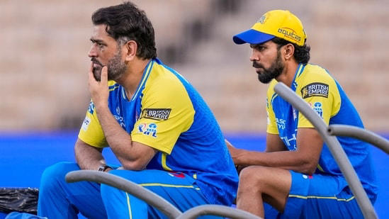 MS Dhoni keeps CSK waiting, yet to give green signal for MI clash ...