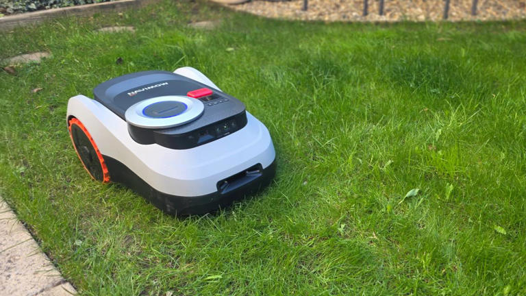 Segway Navimow i208 LiDAR review: A seriously clever robot mower that's ...