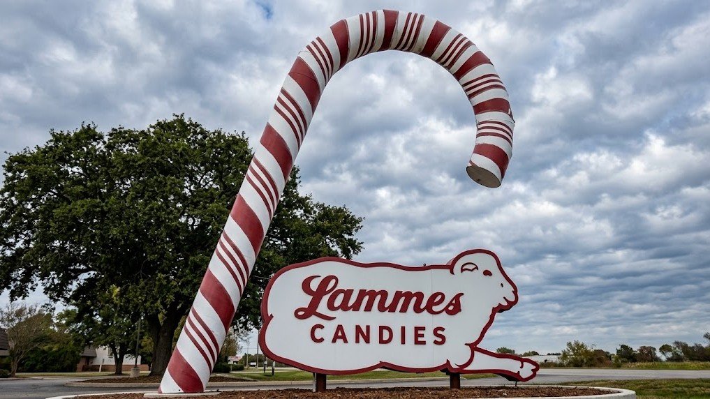 After 141 years, this historic candy store chain is closing all locations