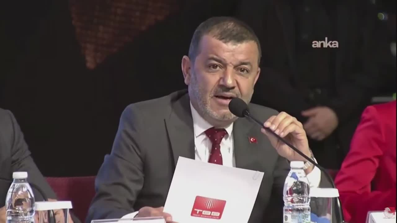 Türkiye Belediyeler Birliği seçiminde İmamoğlu'nun mesajı okunurken ...