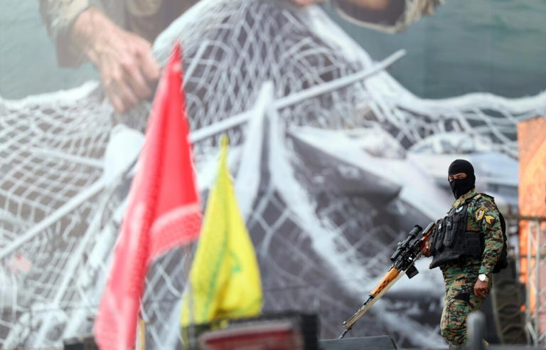 «Ή τους τελειώνουμε ή κάνουμε συμφωνία»: Το «δίλημμα» Τραμπ και η ...