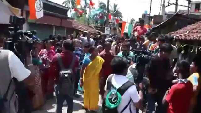 Bengal polls: Villagers block road, allege threats from TMC workers ...