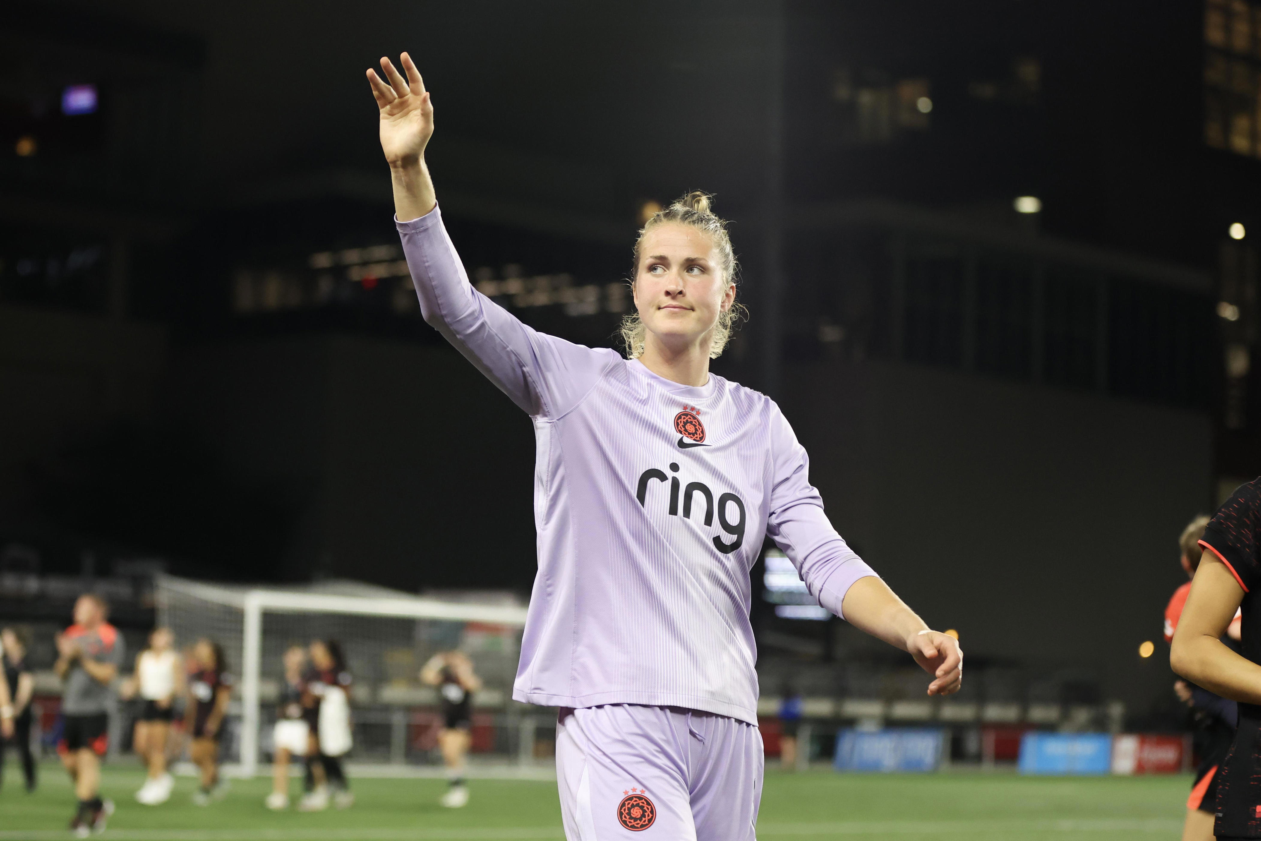 Bella Bixby signs one-year extension with Portland Thorns