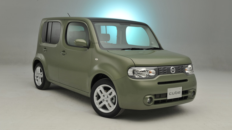 10 of the strangest cars made in the 2000s