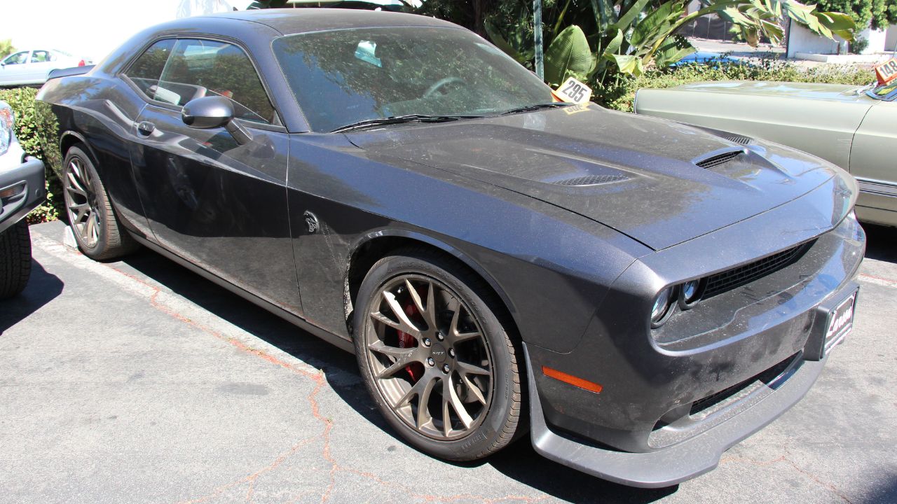 7 Dodge Challenger SRT Hellcat builds that deliver 700+ HP straight ...