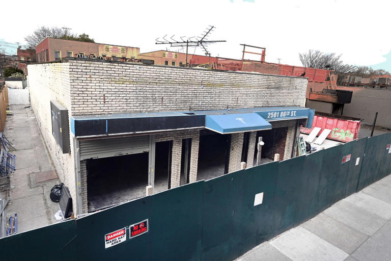 Ex-con inspector conducted fake asbestos inspection to speed up ...