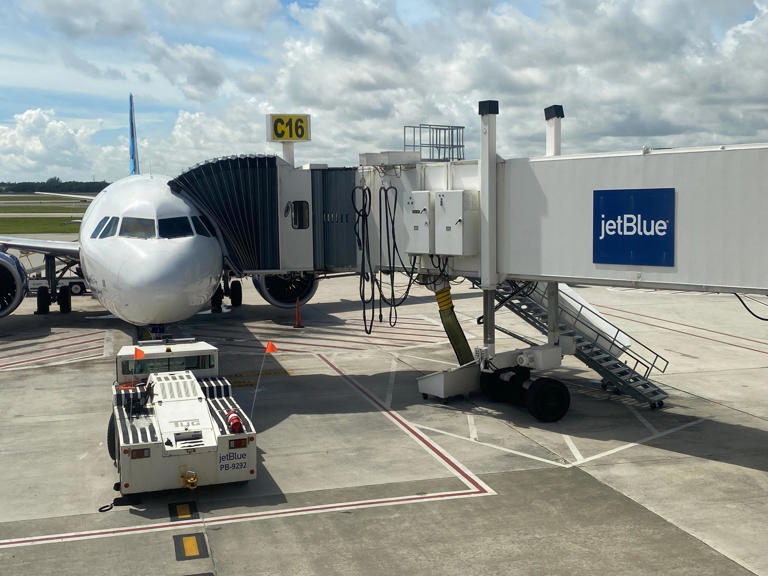 JetBlue is adding 11 routes from Spirit's former Florida hub to fill ...