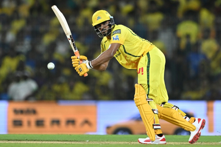 Clinical Chennai down Mumbai to keep playoff hopes alive