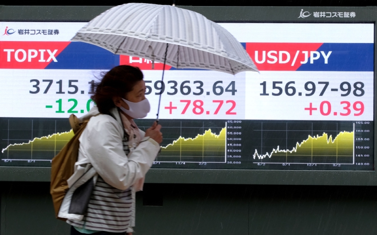 Japan spends over $30B to prop up yen