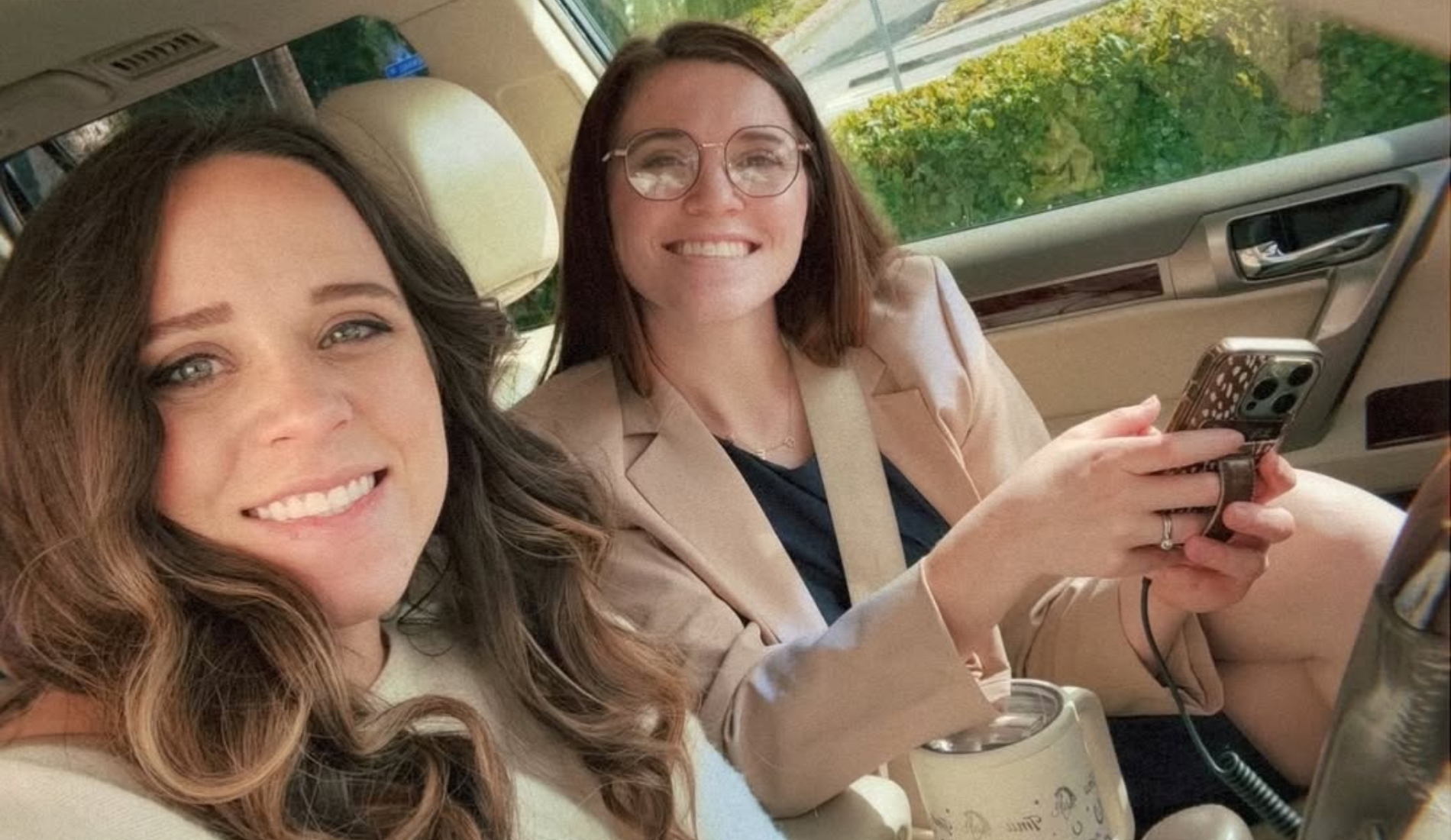 Jinger & Joy-Anna Duggar called out for ‘useless AMAs’ on social media