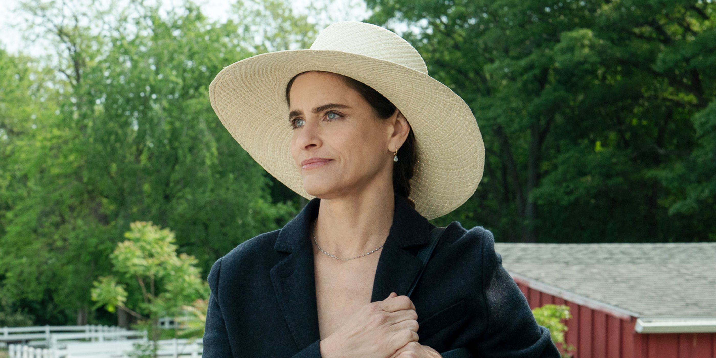 'Your Friends & Neighbors' Amanda Peet reveals one surprising detail ...