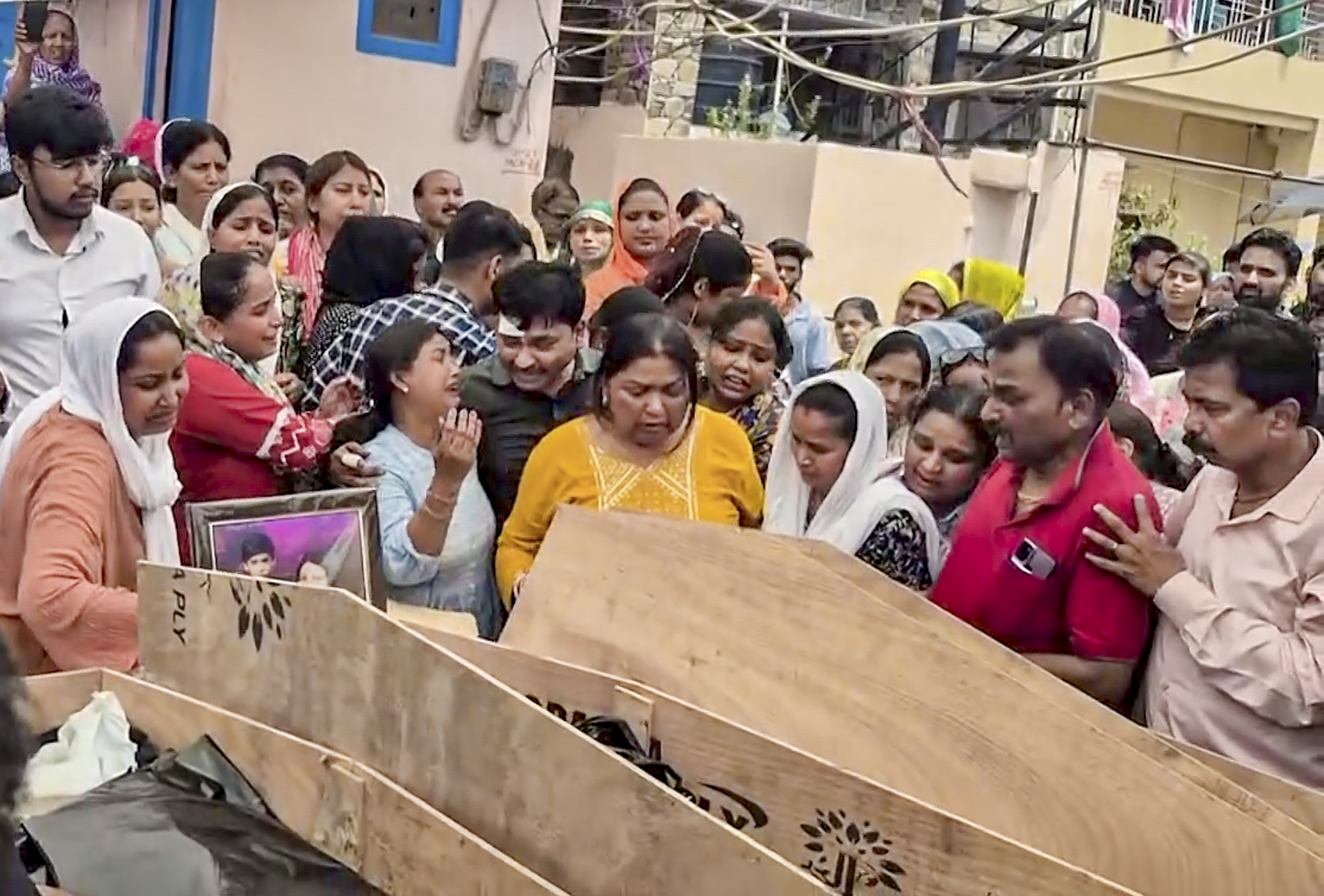 'Save me': Delhi woman's last video call before boat tragedy in ...
