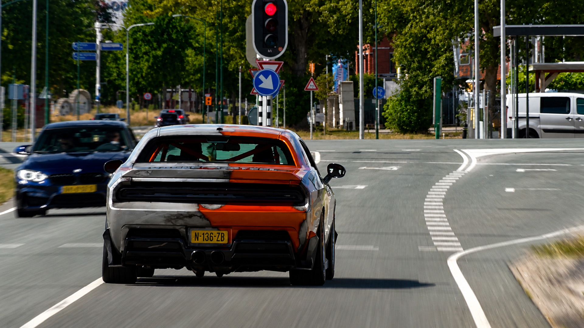 1060HP Dodge Challenger roars loud with upgraded exhaust