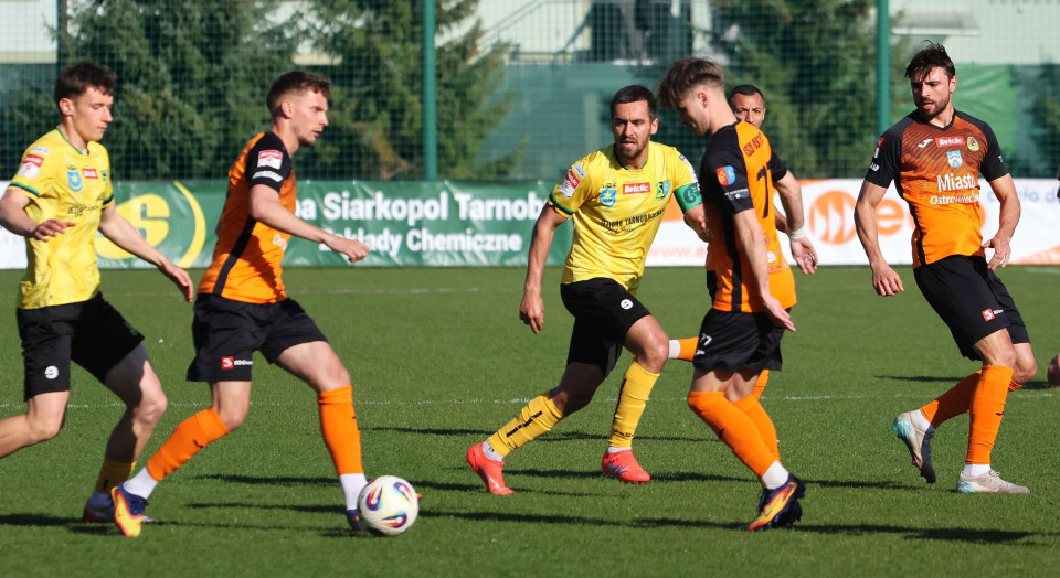 Siarka Tarnobrzeg - KSZO 1929 Ostrowiec Świętokrzyski 1:2 w meczu 29 ...