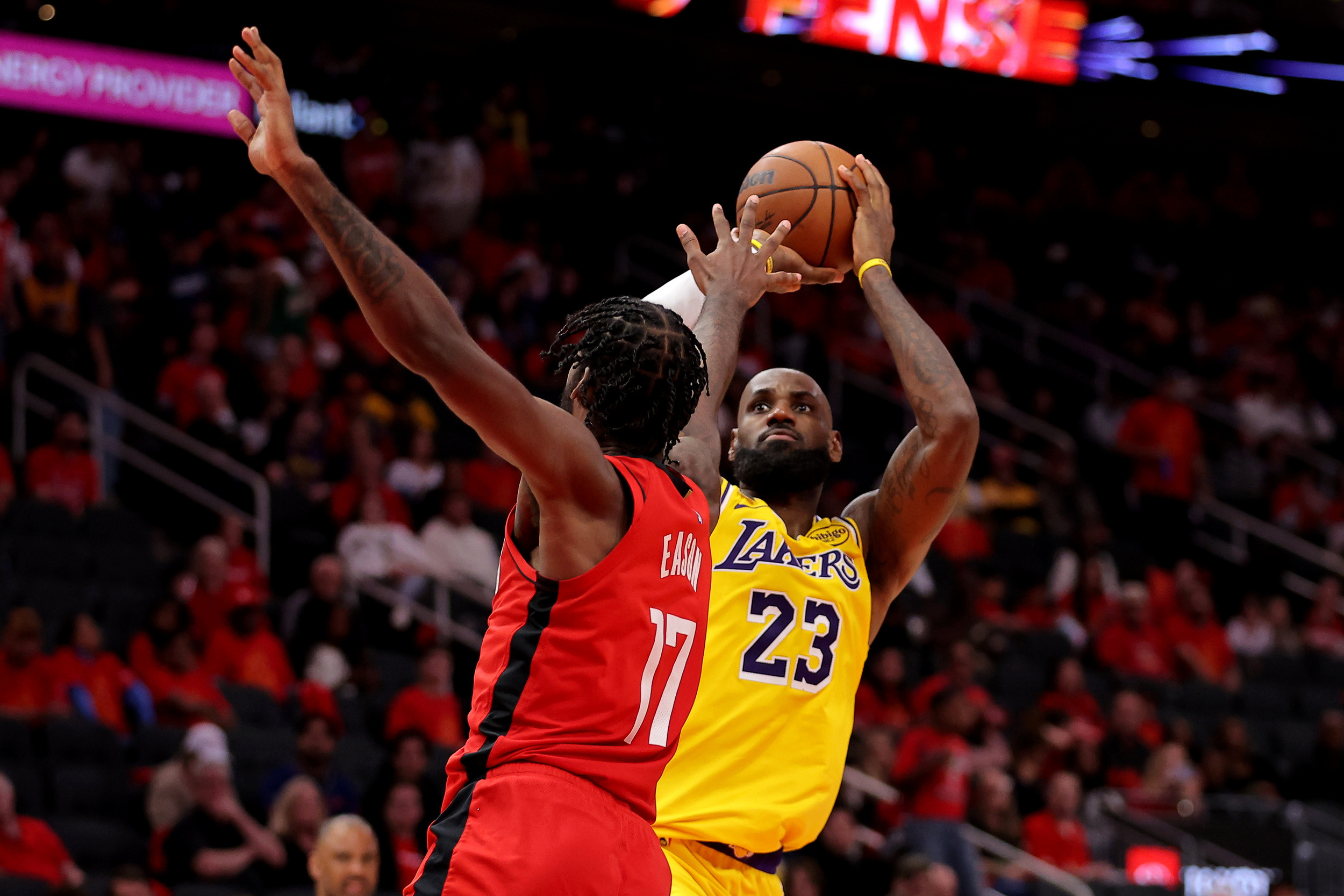 LeBron James, Lakers defense shut down and bounce Rockets