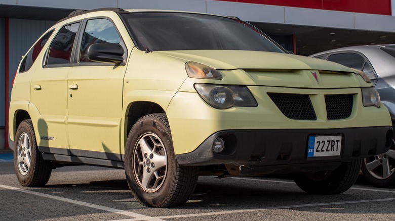 10 of the strangest cars made in the 2000s