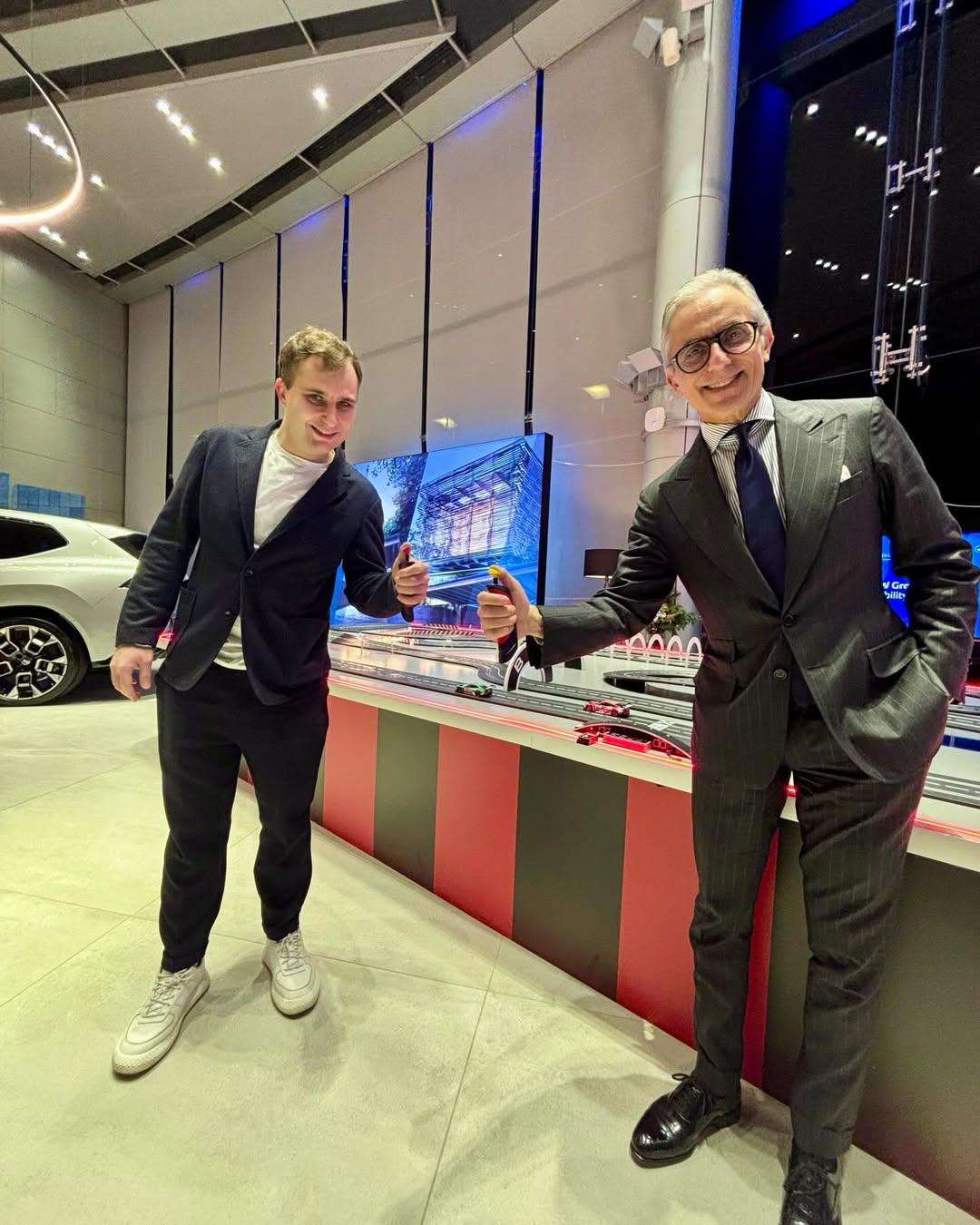 Chi è Niccolò, il figlio di Alex Zanardi: la foto con la mano del padre ...