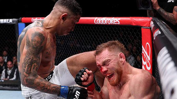 Carlos Prates chops down Jack Della Maddalena in UFC Perth main event