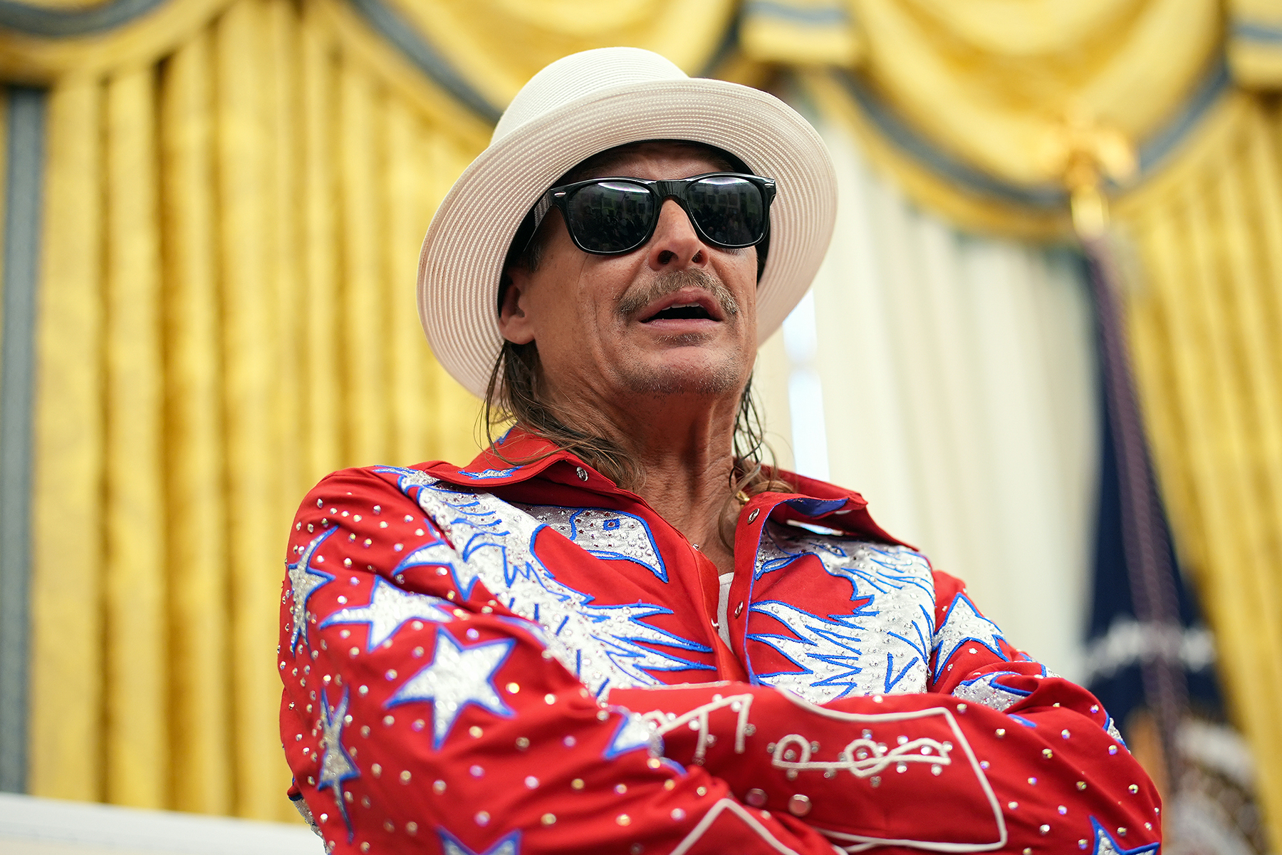 Kid Rock debuts concert promo video featuring military helicopter