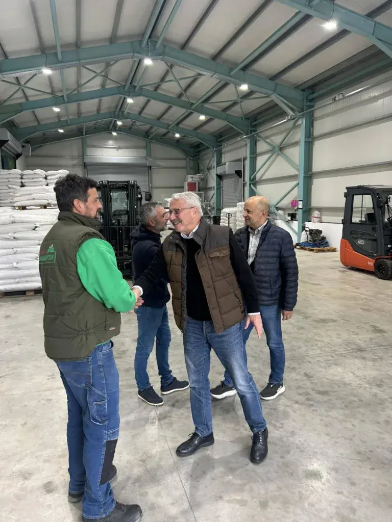 Καλάβρυτα: Η περιοδεία του ευρωβουλευτή του ΠΑΣΟΚ Γ. Μανιάτη – Οι ...