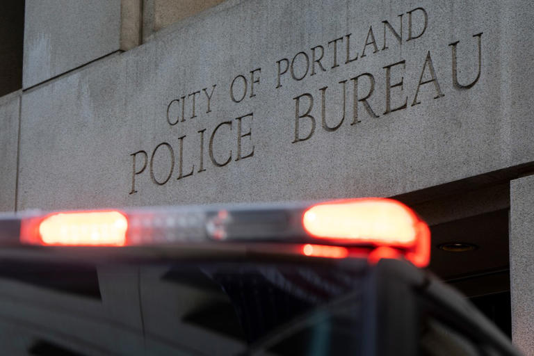 One dead after bomb attack on exclusive athletic club in Oregon