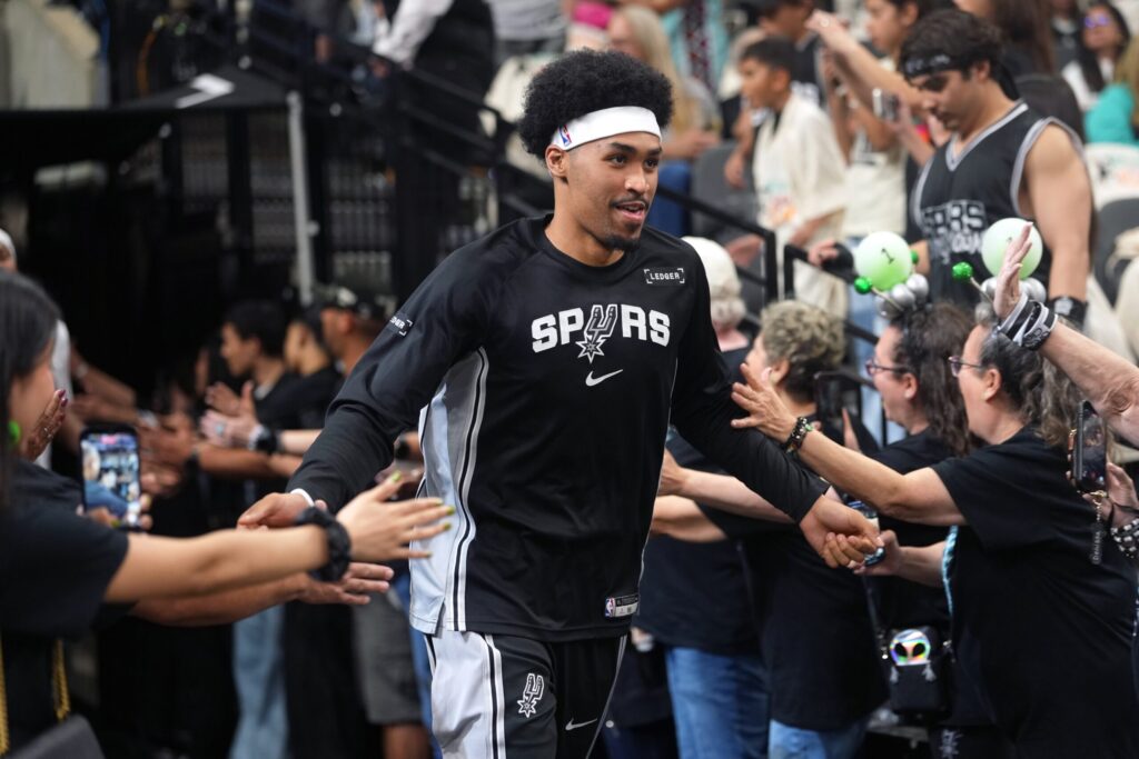 Spurs star Dylan Harper turns official Nike logo into custom diamond chain