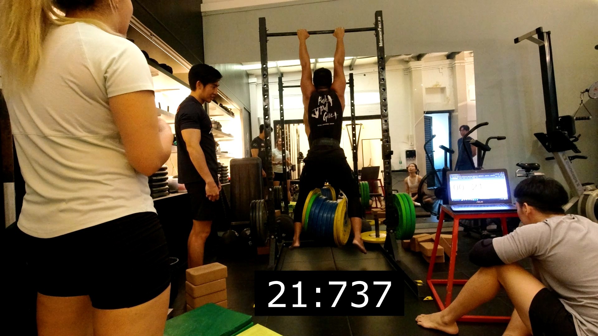 Heaviest weight lifted while hanging suspended in the dead hang ...
