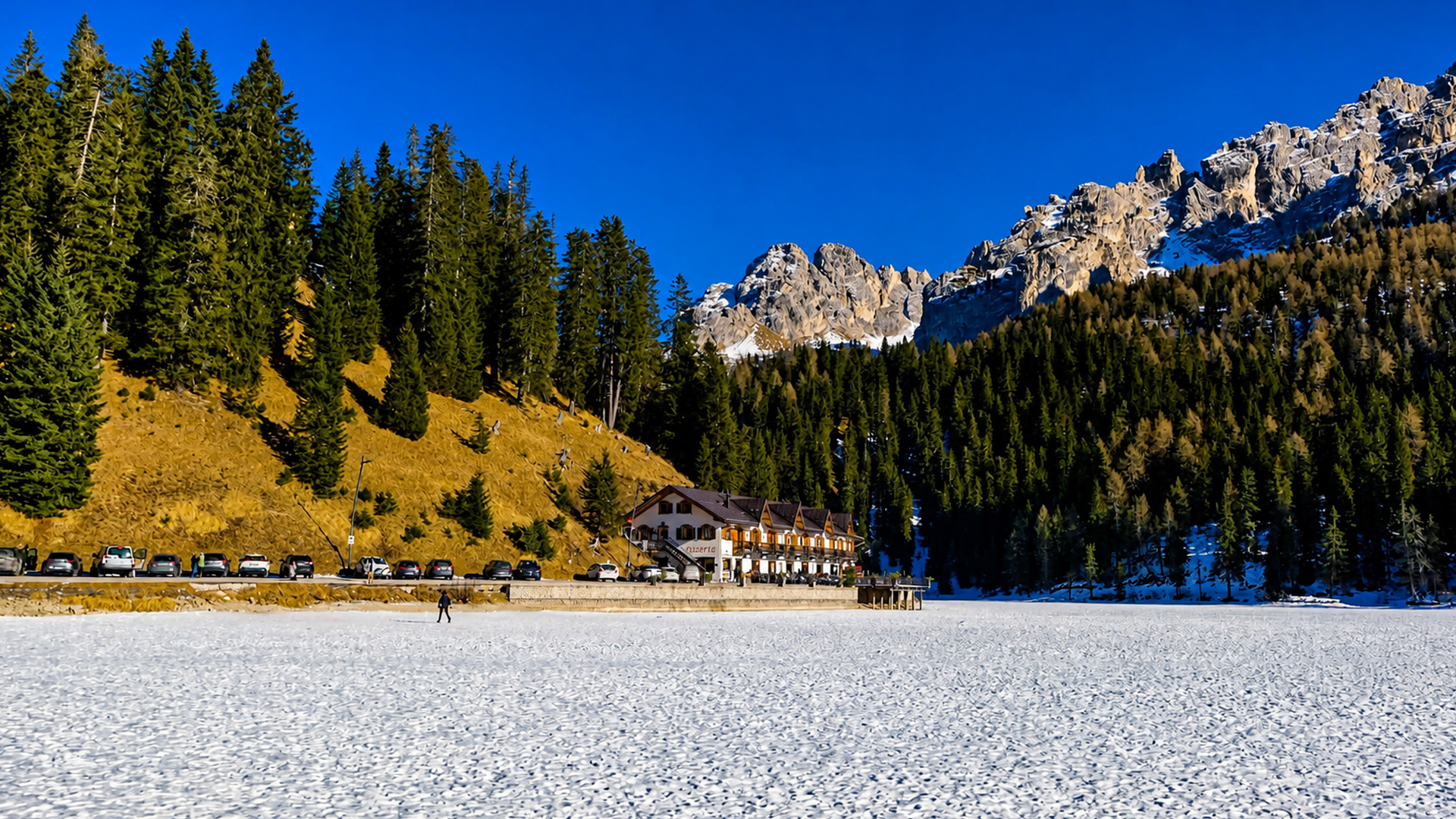 Experience the winter magic of Lago di Misurina (4K)