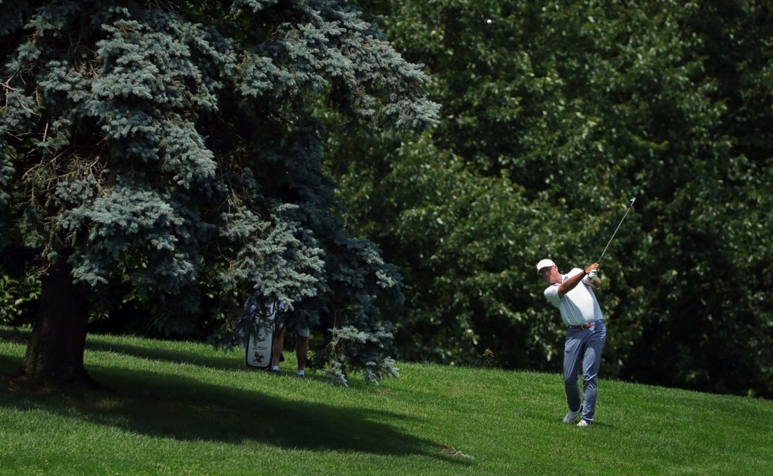 Stewart Cink inches closer to major win at Regions Tradition