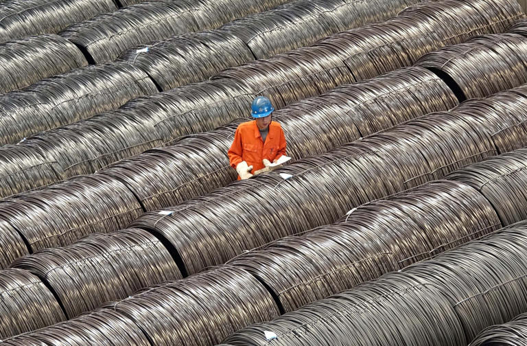 Steel stocks rebound on reduced Chinese output, Middle East demand