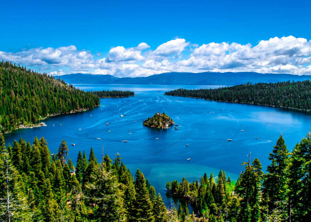 The 25 best American lake towns to live in all year-round, based on data