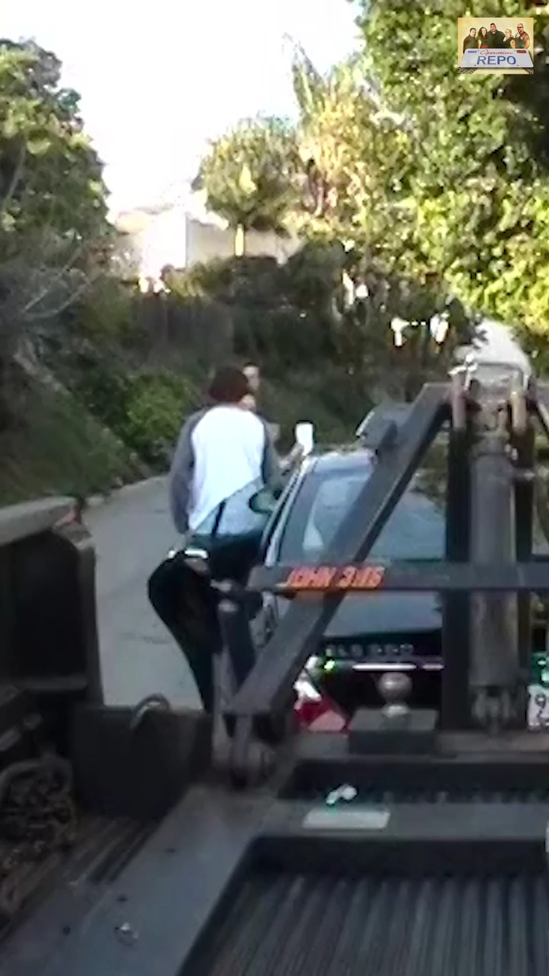 Repo dispute in a parking lot